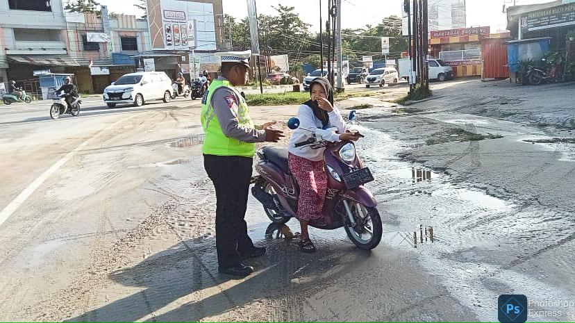 Polisi Tindak Pengendara Melawan Arus di Kendari - Bentaratimur.id